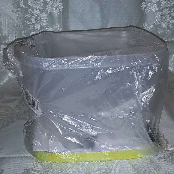 Tupperware | Kitchen | Tupperware Small Deep Fridgesmart Container ...